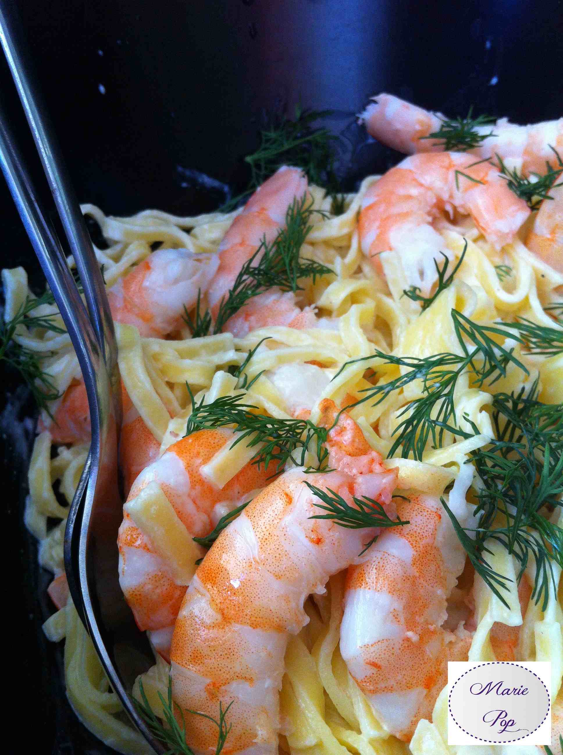 Salade de pâtes fraîches aux crevettes citronnées - recette